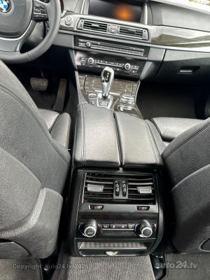Black BMW 5 Series 2014 in Paide, with an engine capacity of 3.00 L and mileage of 245 thousand km for 15699 €, photo 17 on AUTOMOTO.COM.LV