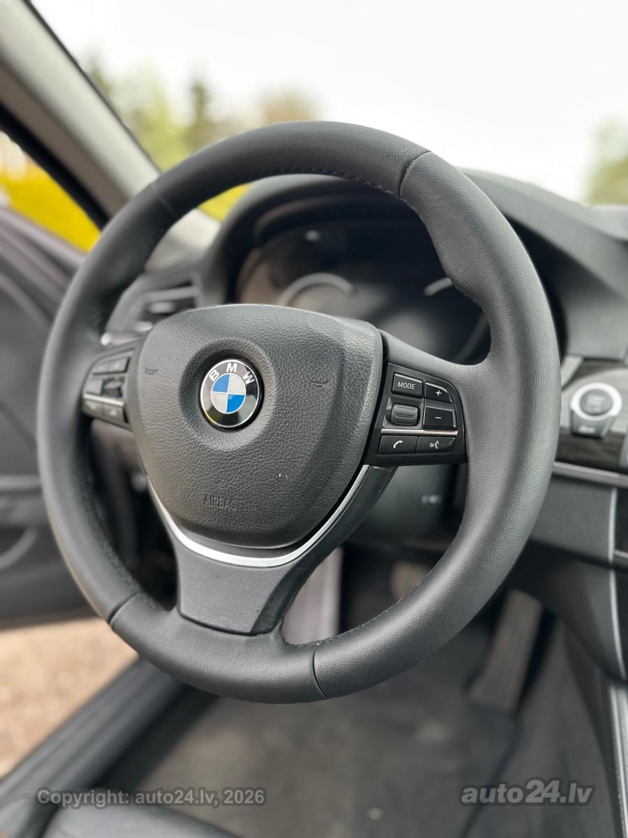 Black BMW 5 Series 2014 in Paide, with an engine capacity of 3.00 L and mileage of 245 thousand km for 15699 €, photo 19 on AUTOMOTO.COM.LV