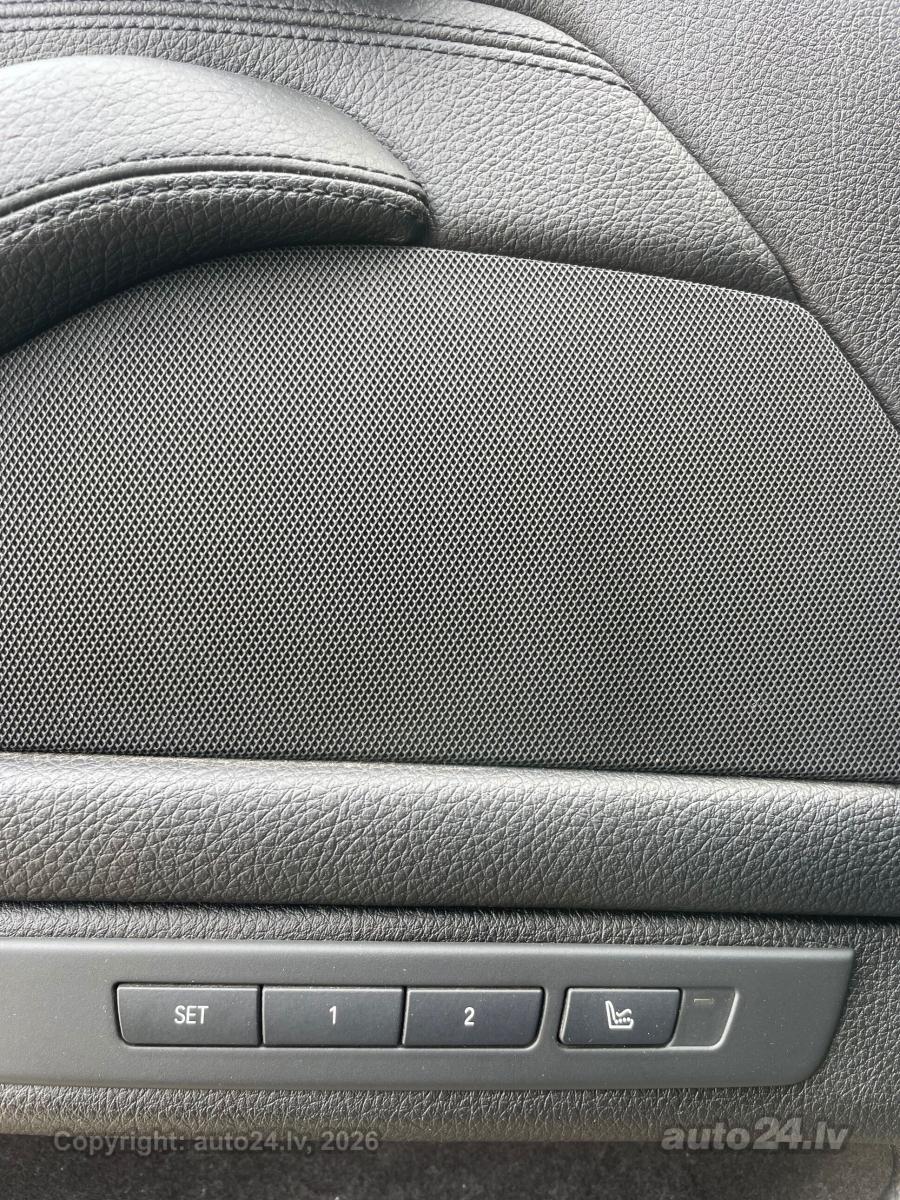 Black BMW 5 Series 2014 in Paide, with an engine capacity of 3.00 L and mileage of 245 thousand km for 15699 €, photo 23 on AUTOMOTO.COM.LV