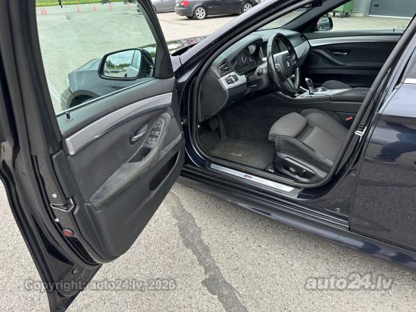 Melns BMW 5 Series 2014 Tartu, ar dzinēja tilpumu 2.00 L un nobraukumu 249 tūkst. km par 9990 €, foto 7 vietnē AUTOMOTO.COM.LV