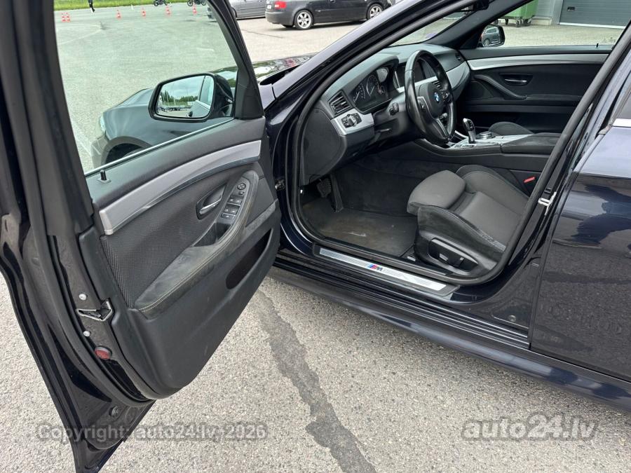 Melns BMW 5 Series 2014 Tartu, ar dzinēja tilpumu 2.00 L un nobraukumu 249 tūkst. km par 9990 €, foto 8 vietnē AUTOMOTO.COM.LV