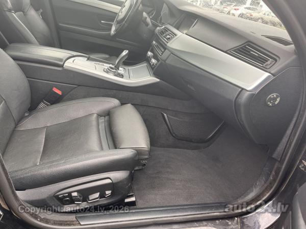 Melns BMW 5 Series 2014 Pērnava, ar dzinēja tilpumu 3.00 L un nobraukumu 349 tūkst. km par 5500 €, foto 6 vietnē AUTOMOTO.COM.LV