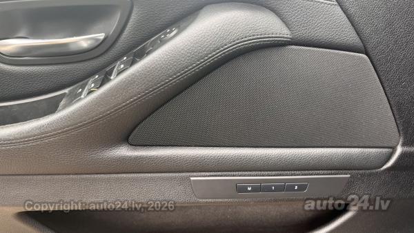 Melns BMW 5 Series 2014 Pērnava, ar dzinēja tilpumu 3.00 L un nobraukumu 349 tūkst. km par 5500 €, foto 8 vietnē AUTOMOTO.COM.LV