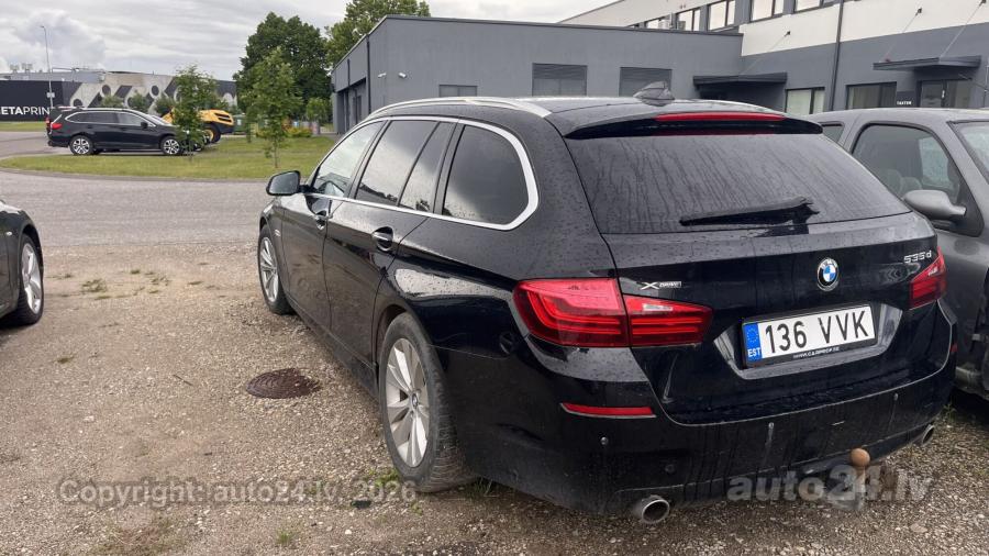Melns BMW 5 Series 2014 Pērnava, ar dzinēja tilpumu 3.00 L un nobraukumu 349 tūkst. km par 5500 €, foto 3 vietnē AUTOMOTO.COM.LV