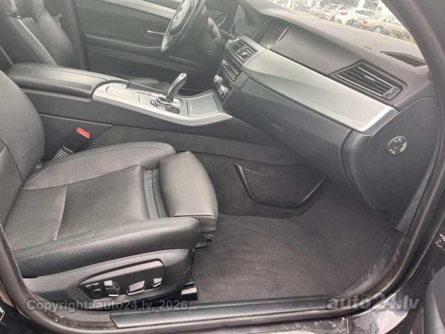 Melns BMW 5 Series 2014 Pērnava, ar dzinēja tilpumu 3.00 L un nobraukumu 349 tūkst. km par 5500 €, foto 7 vietnē AUTOMOTO.COM.LV