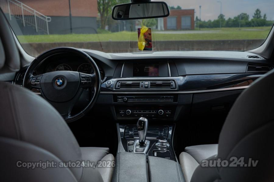 Melns BMW 5 Series 2014 Tartu, ar dzinēja tilpumu 2.00 L un nobraukumu 480 tūkst. km par 10299 €, foto 10 vietnē AUTOMOTO.COM.LV