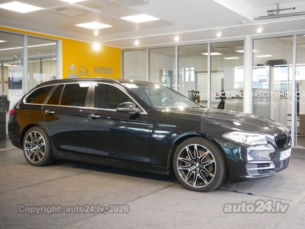 Melns BMW 5 Series 2014 Tallina, ar dzinēja tilpumu 3.00 L un nobraukumu 293 tūkst. km par 10990 €, foto 1 vietnē AUTOMOTO.COM.LV