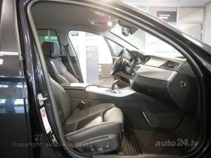 Black BMW 5 Series 2014 in Tallinn, with an engine capacity of 3.00 L and mileage of 293 thousand km for 10990 €, photo 9 on AUTOMOTO.COM.LV