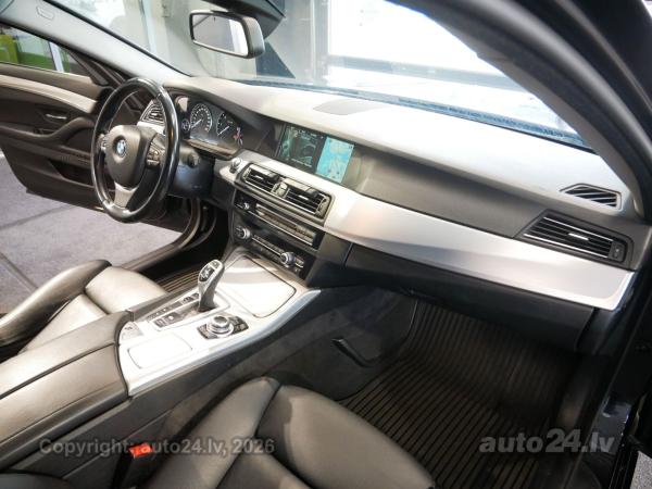 Melns BMW 5 Series 2014 Tallina, ar dzinēja tilpumu 3.00 L un nobraukumu 293 tūkst. km par 10990 €, foto 10 vietnē AUTOMOTO.COM.LV