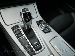 Black BMW 5 Series 2014 in Tallinn, with an engine capacity of 3.00 L and mileage of 293 thousand km for 10990 €, photo 12 on AUTOMOTO.COM.LV