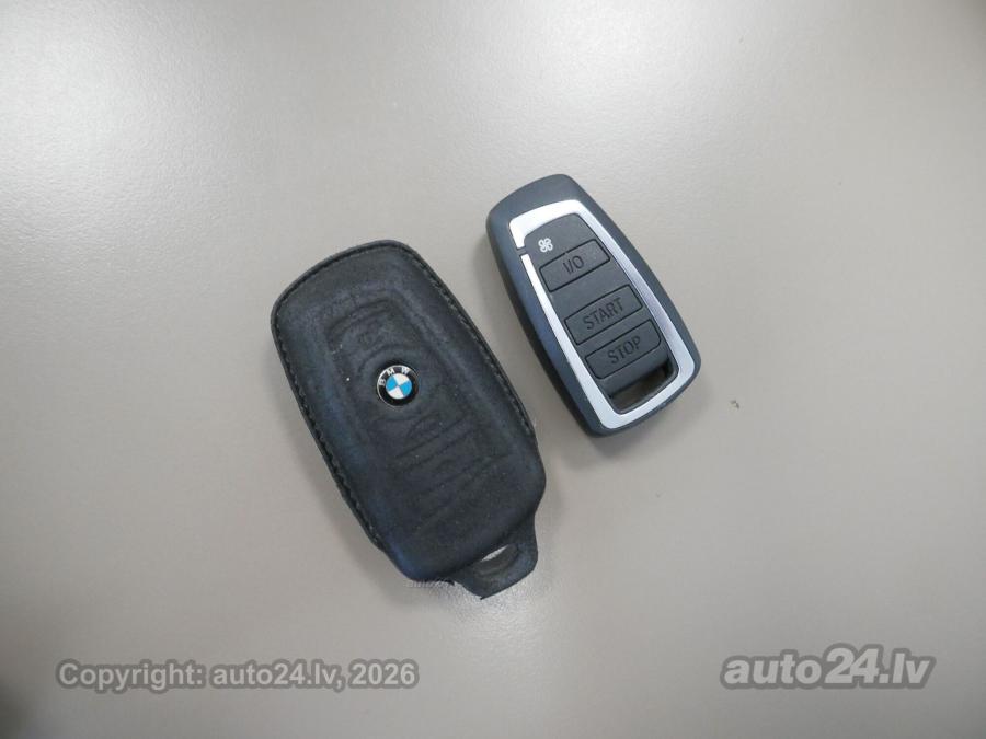 Black BMW 5 Series 2014 in Tallinn, with an engine capacity of 3.00 L and mileage of 293 thousand km for 10990 €, photo 13 on AUTOMOTO.COM.LV