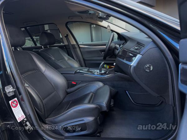 Black BMW 5 Series 2014 in Tartu, with an engine capacity of 2.00 L and mileage of 240 thousand km for 8700 €, photo 7 on AUTOMOTO.COM.LV