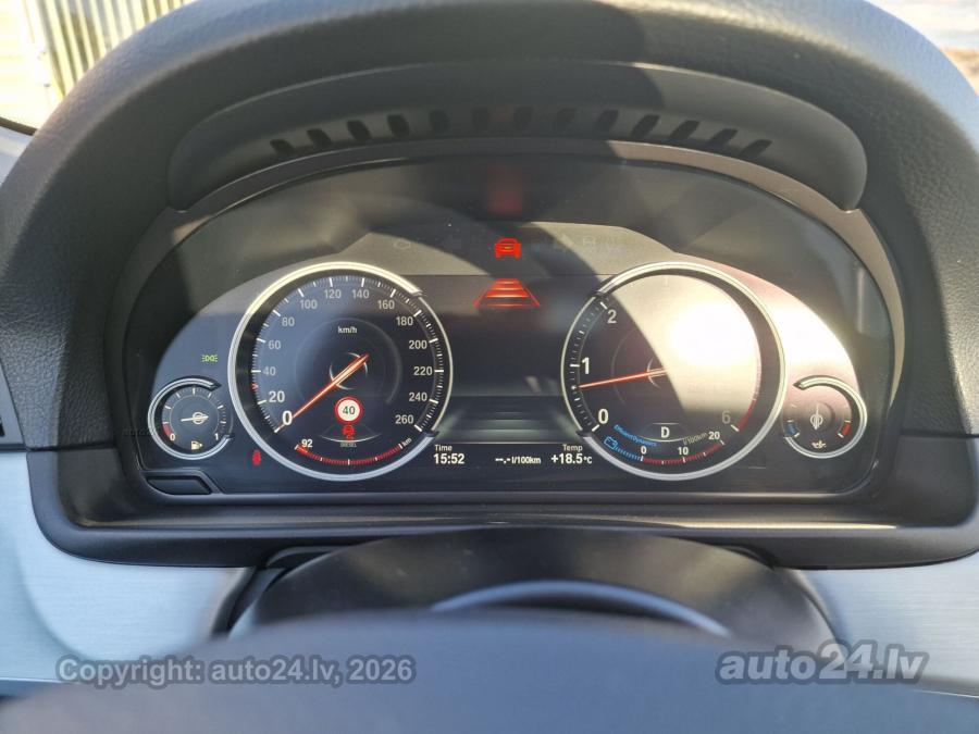 Melns BMW 5 Series 2014 Tartu, ar dzinēja tilpumu 3.00 L un nobraukumu 234 tūkst. km par 13390 €, foto 21 vietnē AUTOMOTO.COM.LV