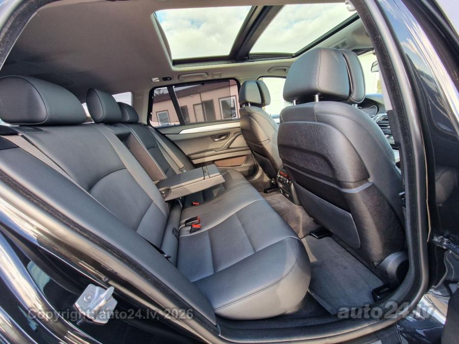 Melns BMW 5 Series 2014 Tartu, ar dzinēja tilpumu 3.00 L un nobraukumu 234 tūkst. km par 13390 €, foto 26 vietnē AUTOMOTO.COM.LV