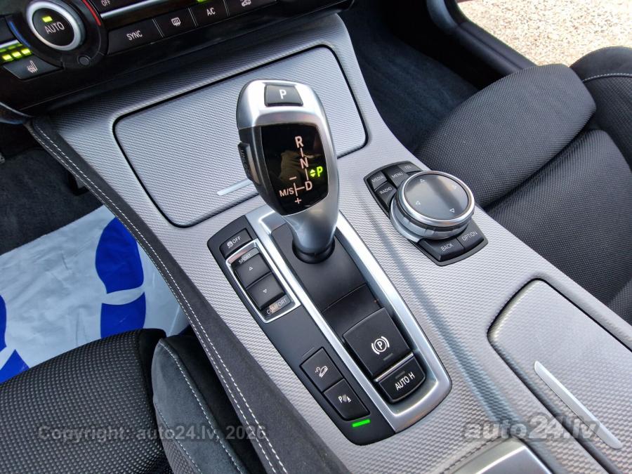 Melns BMW 5 Series 2014 Tartu, ar dzinēja tilpumu 3.00 L un nobraukumu 235 tūkst. km par 12790 €, foto 21 vietnē AUTOMOTO.COM.LV