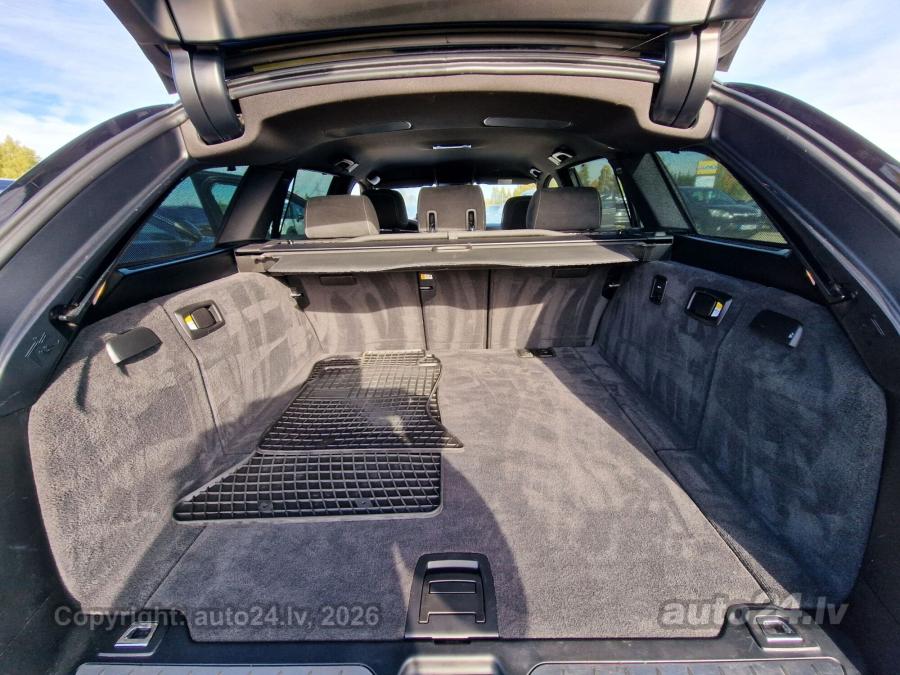 Melns BMW 5 Series 2014 Tartu, ar dzinēja tilpumu 3.00 L un nobraukumu 235 tūkst. km par 12790 €, foto 29 vietnē AUTOMOTO.COM.LV