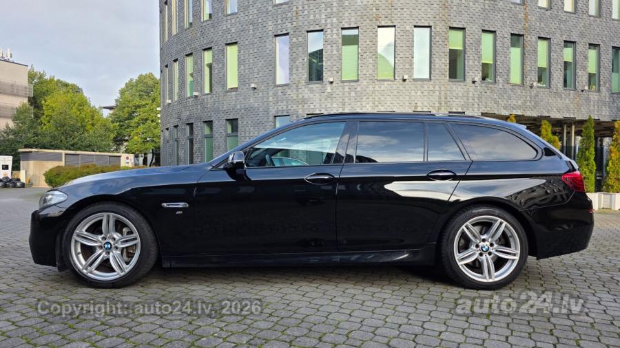 Black BMW 5 Series 2014 in Tallinn, with an engine capacity of 3.00 L and mileage of 275 thousand km for 13999 €, photo 4 on AUTOMOTO.COM.LV