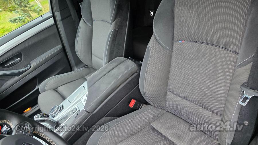Black BMW 5 Series 2014 in Tallinn, with an engine capacity of 3.00 L and mileage of 275 thousand km for 13999 €, photo 17 on AUTOMOTO.COM.LV