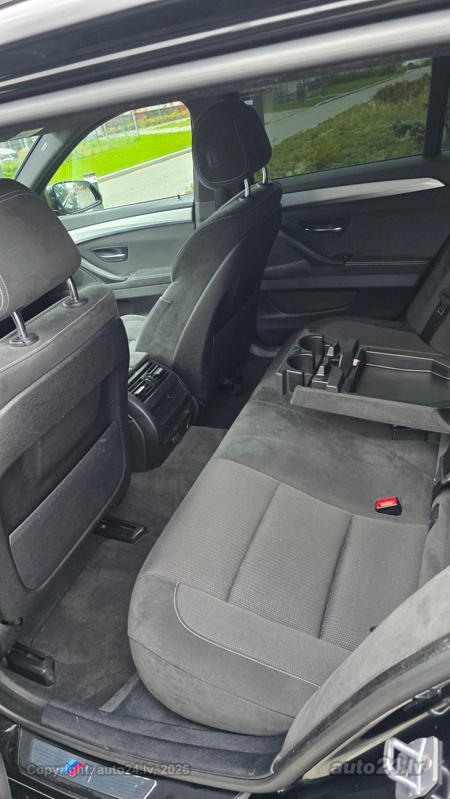 Black BMW 5 Series 2014 in Tallinn, with an engine capacity of 3.00 L and mileage of 275 thousand km for 13999 €, photo 20 on AUTOMOTO.COM.LV