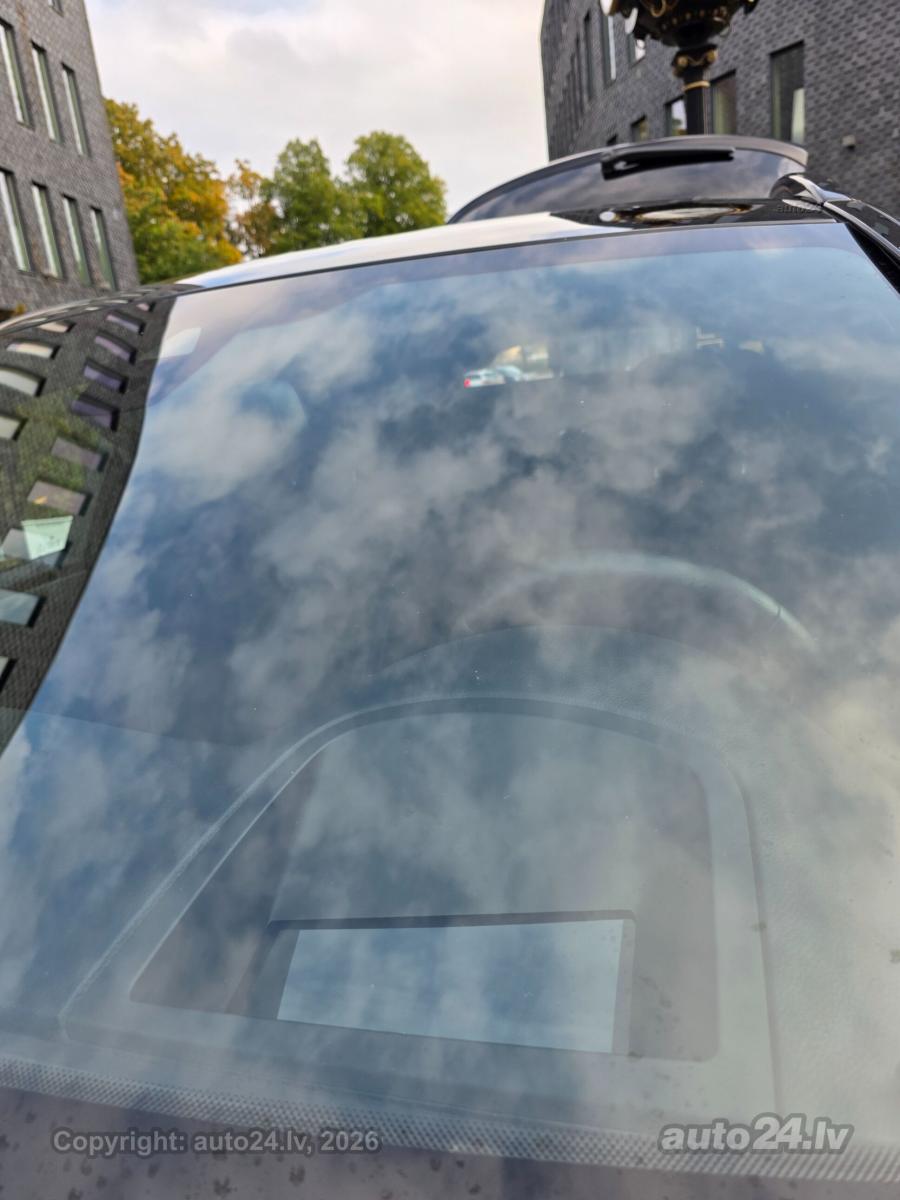 Black BMW 5 Series 2014 in Tallinn, with an engine capacity of 3.00 L and mileage of 275 thousand km for 13999 €, photo 22 on AUTOMOTO.COM.LV