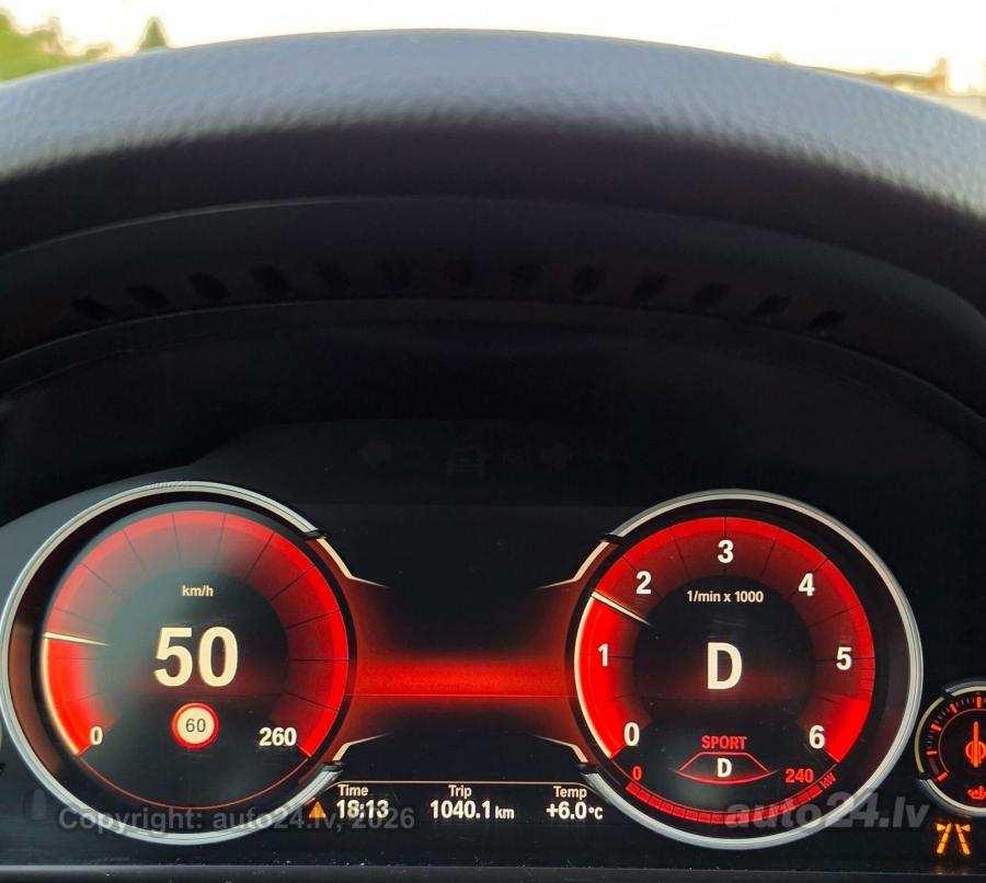 Black BMW 5 Series 2014 in Tallinn, with an engine capacity of 3.00 L and mileage of 275 thousand km for 13999 €, photo 24 on AUTOMOTO.COM.LV