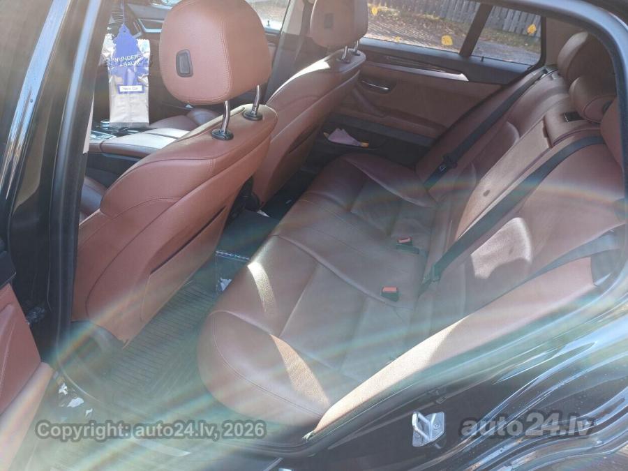 Melns BMW 5 Series 2015 Tallina, ar dzinēja tilpumu 2.00 L un nobraukumu 354 tūkst. km par 10500 €, foto 7 vietnē AUTOMOTO.COM.LV