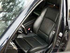 Black BMW 5 Series 2015 in Tallinn, with an engine capacity of 3.00 L and mileage of 212 thousand km for 17900 €, photo 11 on AUTOMOTO.COM.LV