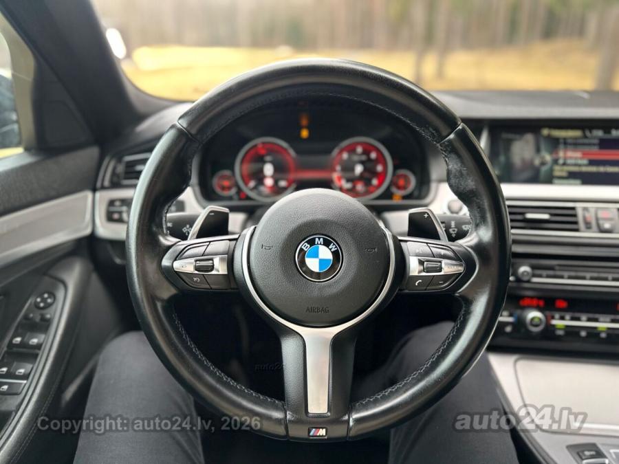 Black BMW 5 Series 2015 in Tallinn, with an engine capacity of 3.00 L and mileage of 212 thousand km for 17900 €, photo 18 on AUTOMOTO.COM.LV