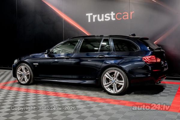 Black BMW 5 Series 2015 in Parnu, with an engine capacity of 3.00 L and mileage of 303 thousand km for 13999 €, photo 5 on AUTOMOTO.COM.LV