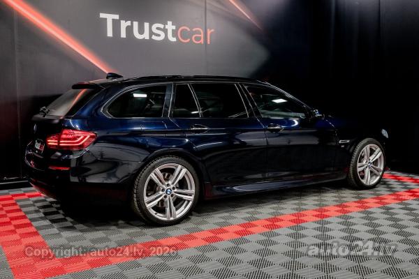Black BMW 5 Series 2015 in Parnu, with an engine capacity of 3.00 L and mileage of 303 thousand km for 13999 €, photo 7 on AUTOMOTO.COM.LV