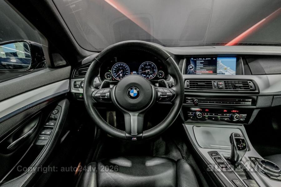 Melns BMW 5 Series 2015 Pērnava, ar dzinēja tilpumu 3.00 L un nobraukumu 303 tūkst. km par 13999 €, foto 16 vietnē AUTOMOTO.COM.LV