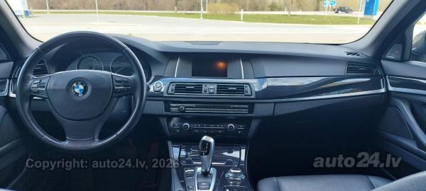 Black BMW 5 Series 2015 in Keila, with an engine capacity of 2.00 L and mileage of 275 thousand km for 12000 €, photo 10 on AUTOMOTO.COM.LV