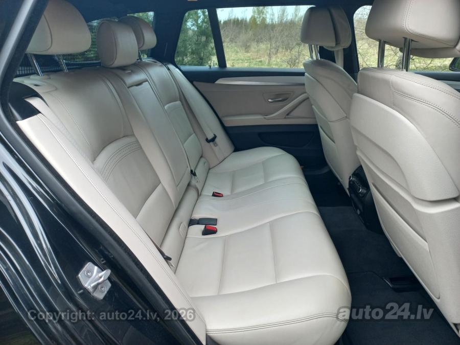 Melns BMW 5 Series 2015 Tartu, ar dzinēja tilpumu 3.00 L un nobraukumu 221 tūkst. km par 14790 €, foto 13 vietnē AUTOMOTO.COM.LV