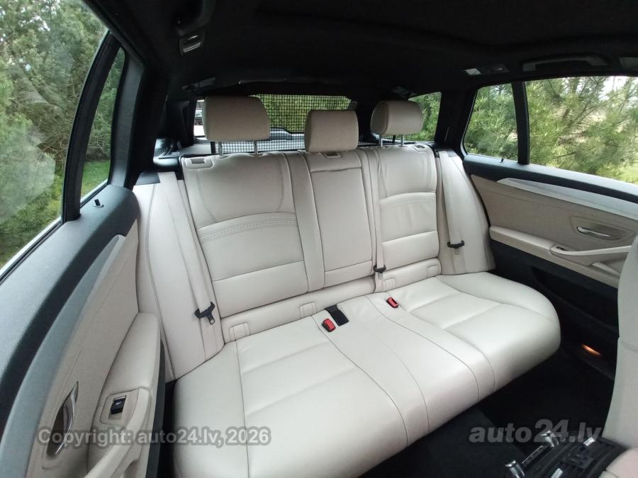 Melns BMW 5 Series 2015 Tartu, ar dzinēja tilpumu 3.00 L un nobraukumu 221 tūkst. km par 14790 €, foto 14 vietnē AUTOMOTO.COM.LV