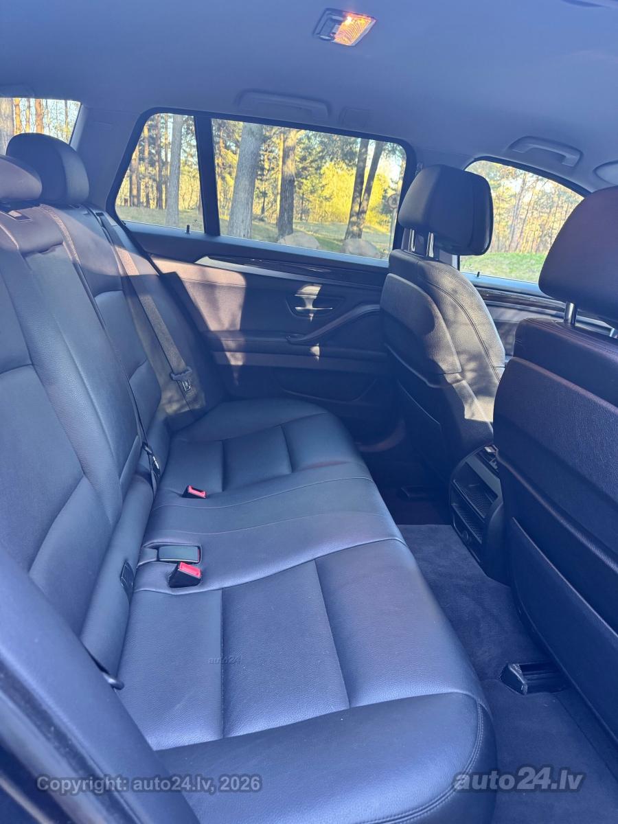 Melns BMW 5 Series 2015 Tallina, ar dzinēja tilpumu 3.00 L un nobraukumu 233 tūkst. km par 19000 €, foto 13 vietnē AUTOMOTO.COM.LV