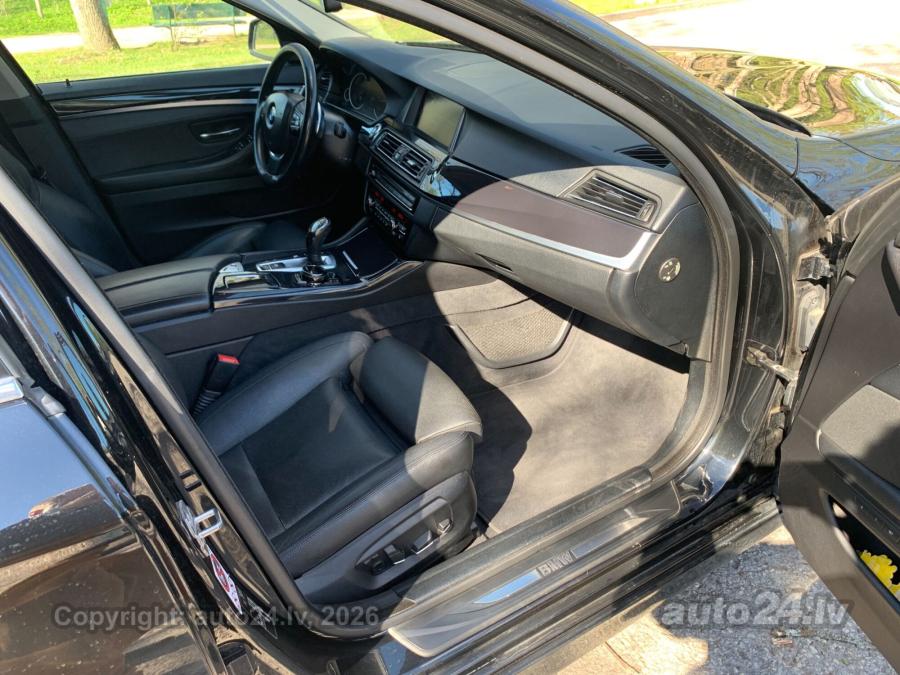 Melns BMW 5 Series 2015 Valga, ar dzinēja tilpumu 3.00 L un nobraukumu 279 tūkst. km par 12900 €, foto 12 vietnē AUTOMOTO.COM.LV