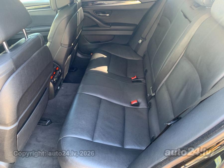 Melns BMW 5 Series 2015 Valga, ar dzinēja tilpumu 3.00 L un nobraukumu 279 tūkst. km par 12900 €, foto 14 vietnē AUTOMOTO.COM.LV