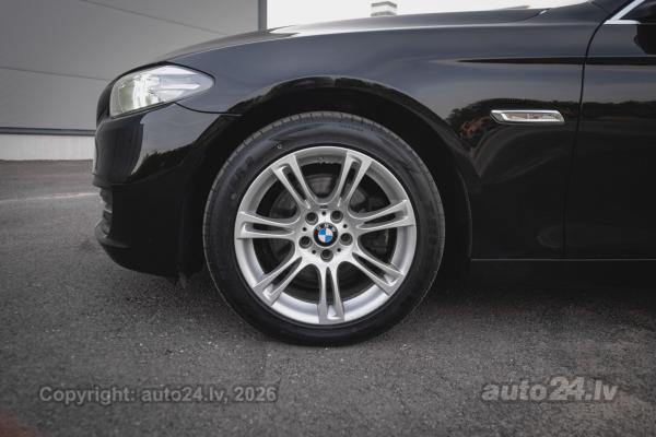 Black BMW 5 Series 2015 in Tartu, with an engine capacity of 2.00 L and mileage of 205 thousand km for 13450 €, photo 9 on AUTOMOTO.COM.LV