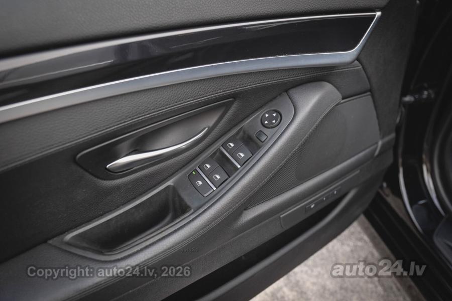 Melns BMW 5 Series 2015 Tartu, ar dzinēja tilpumu 2.00 L un nobraukumu 205 tūkst. km par 13450 €, foto 18 vietnē AUTOMOTO.COM.LV