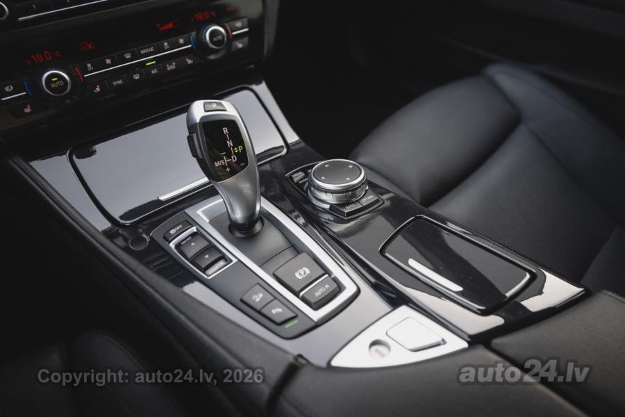 Melns BMW 5 Series 2015 Tartu, ar dzinēja tilpumu 2.00 L un nobraukumu 205 tūkst. km par 13450 €, foto 20 vietnē AUTOMOTO.COM.LV