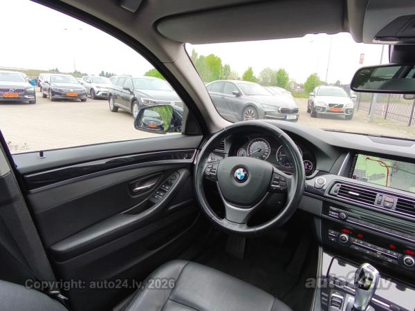 Black BMW 5 Series 2015 in Tartu, with an engine capacity of 3.00 L and mileage of 252 thousand km for 12999 €, photo 5 on AUTOMOTO.COM.LV