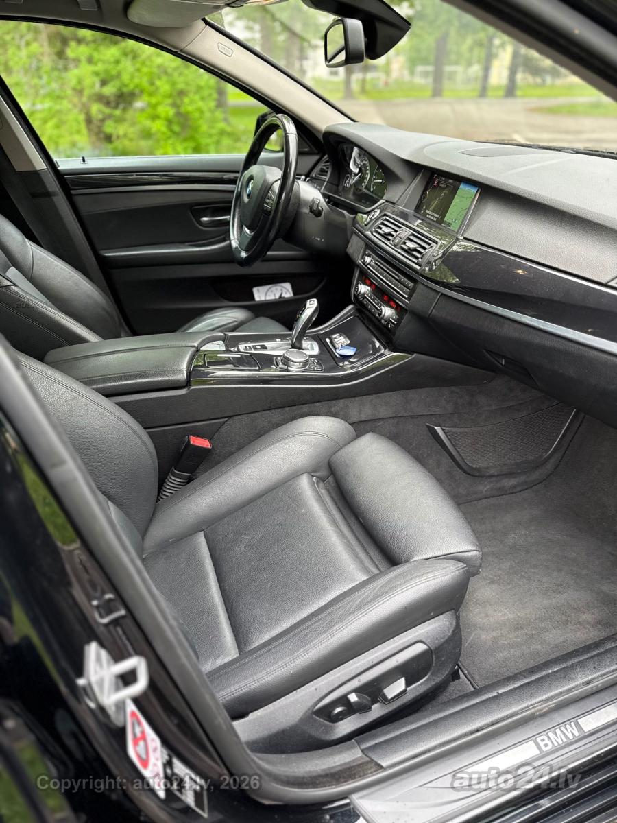 Melns BMW 5 Series 2015 Tallina, ar dzinēja tilpumu 3.00 L un nobraukumu 287 tūkst. km par 14700 €, foto 10 vietnē AUTOMOTO.COM.LV