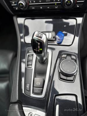 Melns BMW 5 Series 2015 Tallina, ar dzinēja tilpumu 3.00 L un nobraukumu 287 tūkst. km par 14700 €, foto 11 vietnē AUTOMOTO.COM.LV
