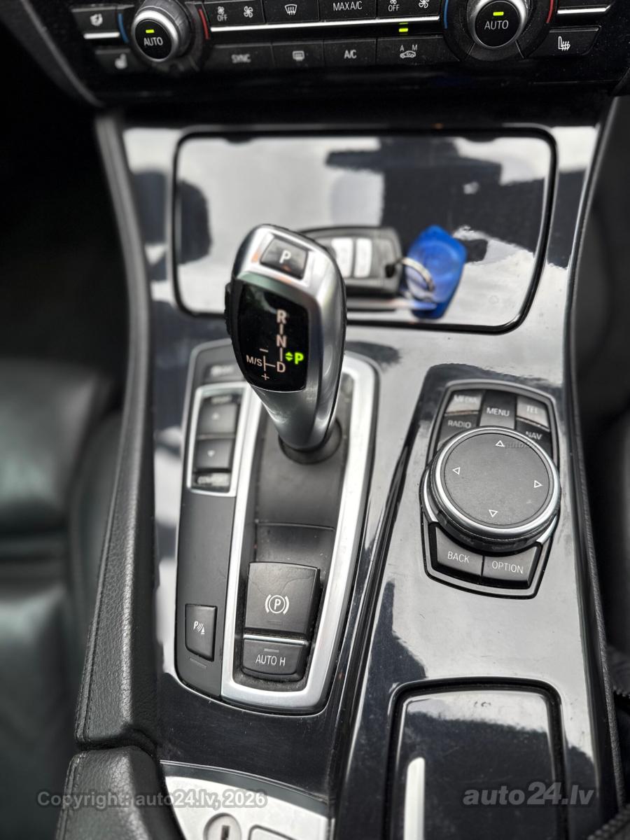 Melns BMW 5 Series 2015 Tallina, ar dzinēja tilpumu 3.00 L un nobraukumu 287 tūkst. km par 14700 €, foto 11 vietnē AUTOMOTO.COM.LV