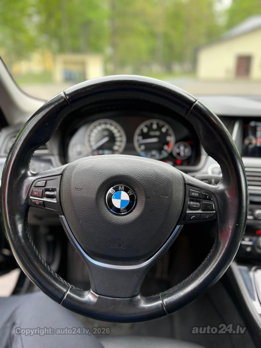 Melns BMW 5 Series 2015 Tallina, ar dzinēja tilpumu 3.00 L un nobraukumu 287 tūkst. km par 14700 €, foto 16 vietnē AUTOMOTO.COM.LV