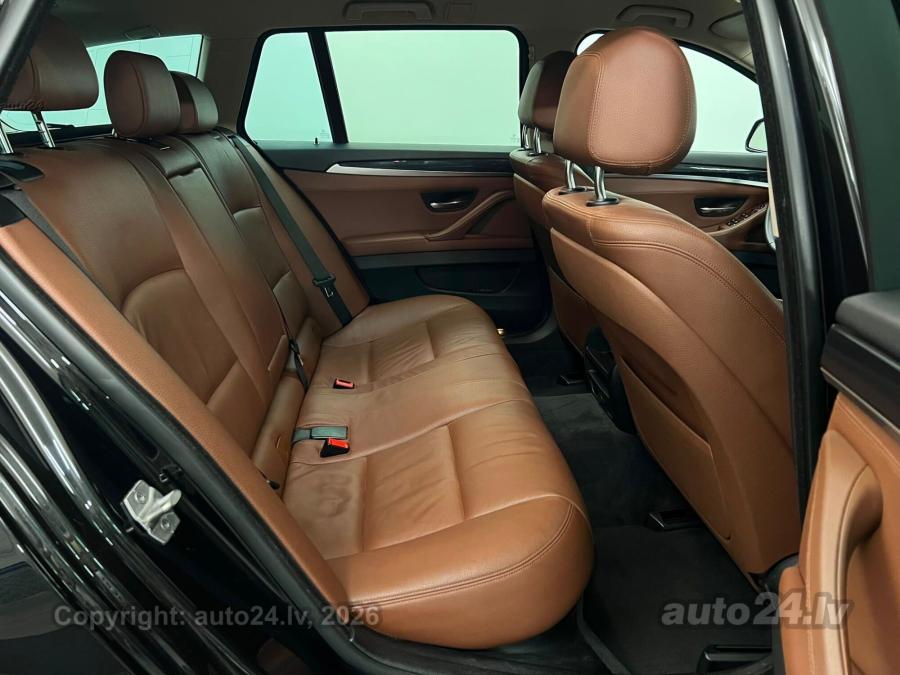 Черный БМВ 5 Серия 2015 в Пярну, объемом двигателя 3.00 л и пробегом 330 тыс. км за 9990 €, фото 15 на AUTOMOTO.COM.LV