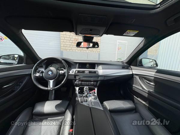 Black BMW 5 Series 2015 in Paide, with an engine capacity of 3.00 L and mileage of 244 thousand km for 14190 €, photo 10 on AUTOMOTO.COM.LV