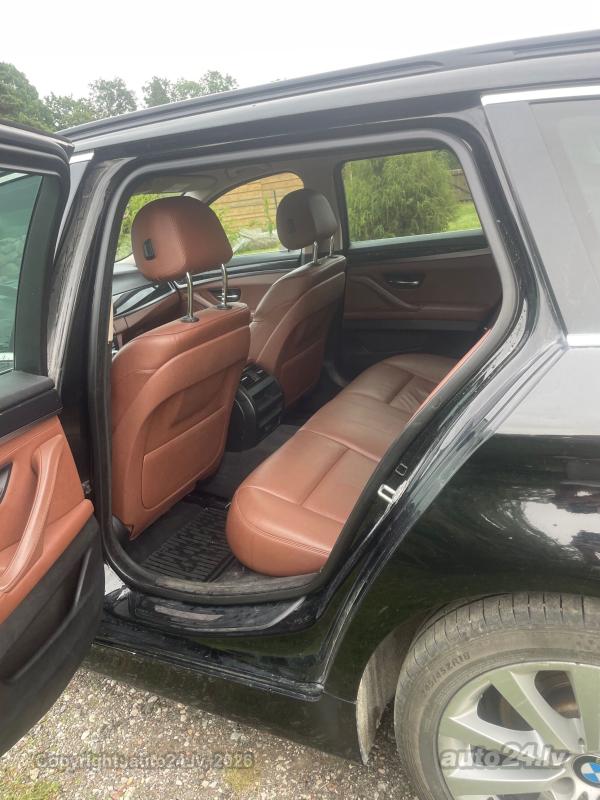 Melns BMW 5 Series 2015 Tallina, ar dzinēja tilpumu 2.00 L un nobraukumu 240 tūkst. km par 9400 €, foto 6 vietnē AUTOMOTO.COM.LV