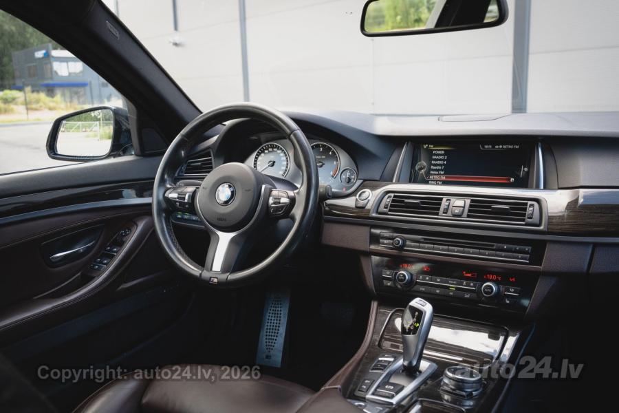 Melns BMW 5 Series 2015 Tartu, ar dzinēja tilpumu 3.00 L un nobraukumu 282 tūkst. km par 13900 €, foto 13 vietnē AUTOMOTO.COM.LV
