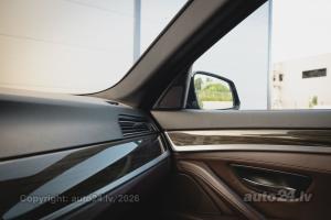 Melns BMW 5 Series 2015 Tartu, ar dzinēja tilpumu 3.00 L un nobraukumu 282 tūkst. km par 13900 €, foto 19 vietnē AUTOMOTO.COM.LV